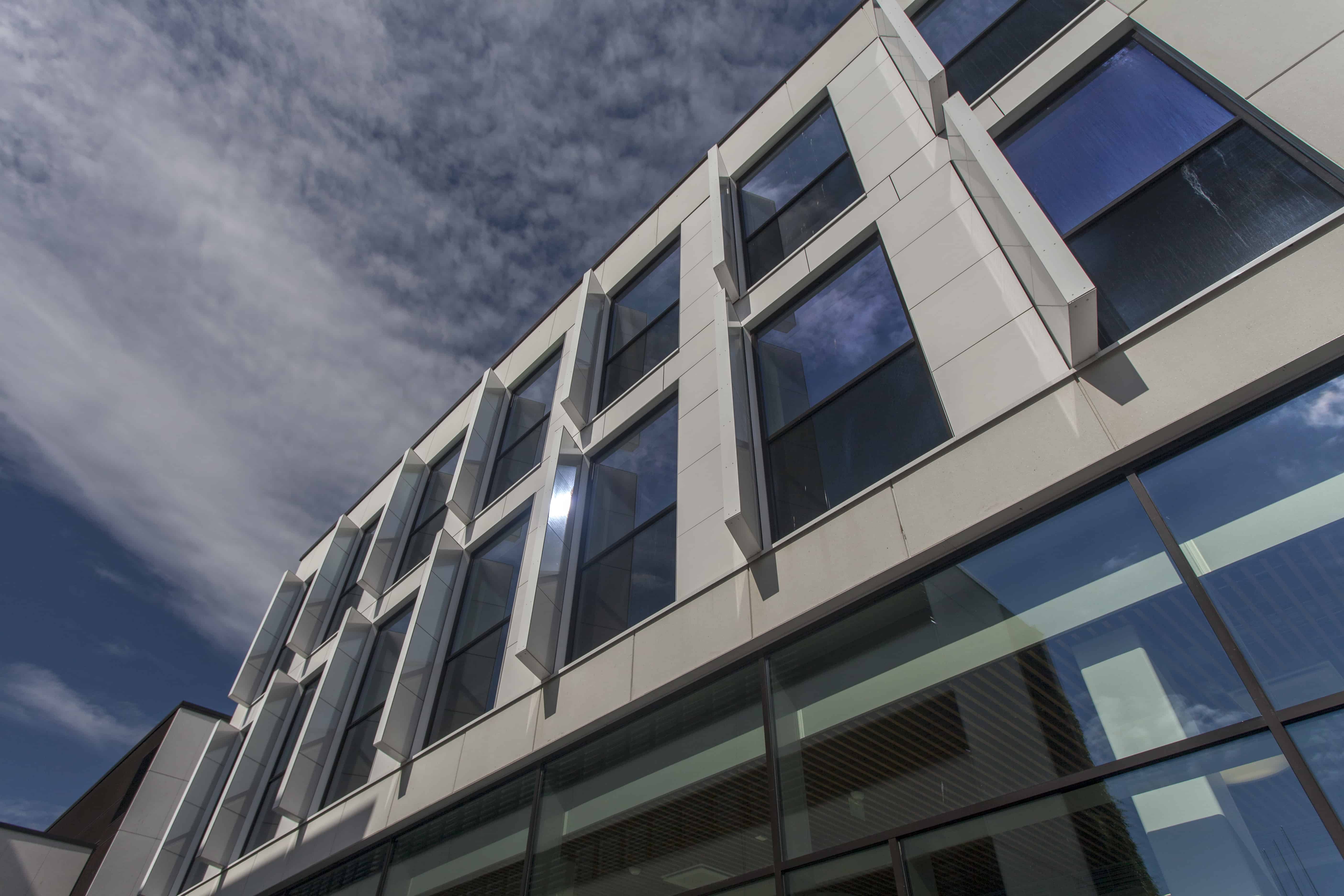 HUSLAB ülikoolihoone - Metek